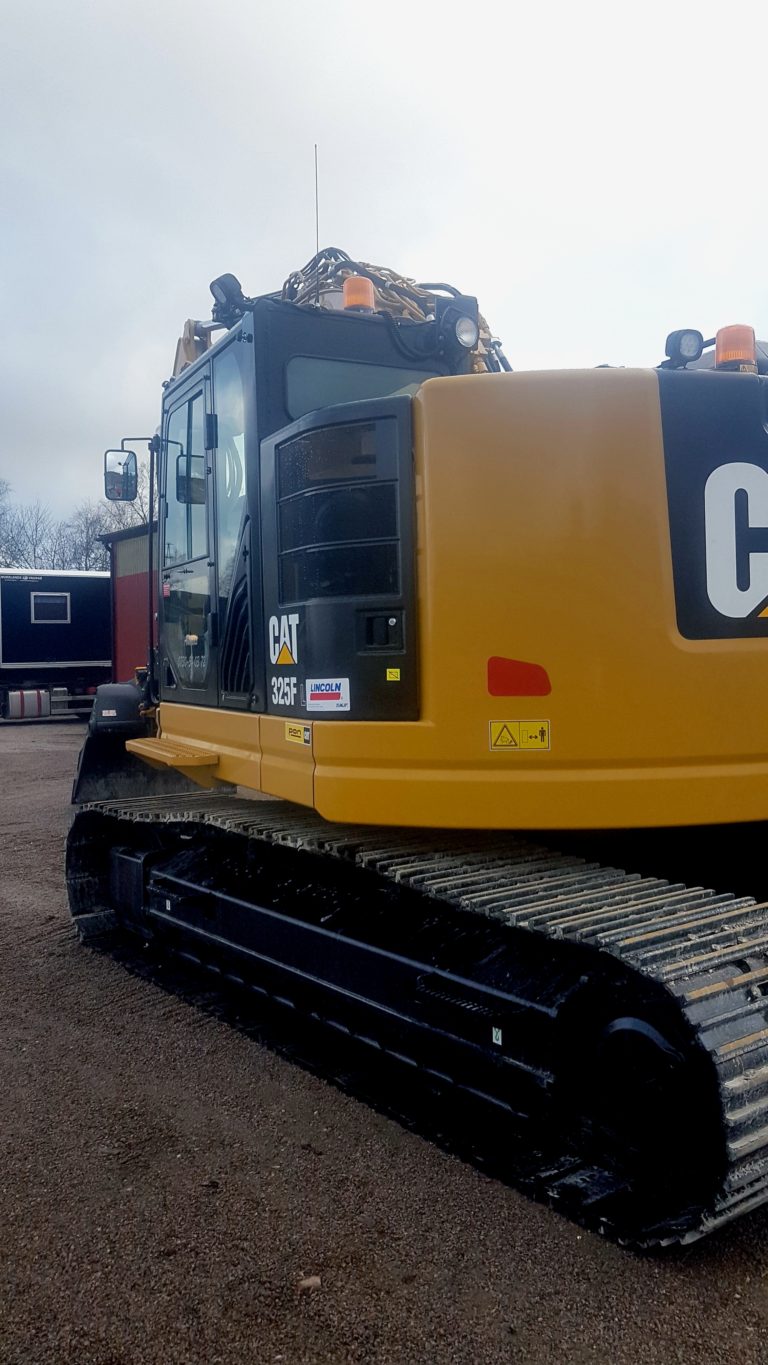 Ted Flinks Gräv och Transport » Blog Archive » Ny Grävmaskin Cat 325F